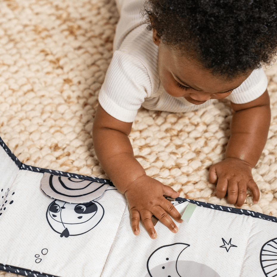 Tiny Love Soft Book - Black & White – UK Baby Centre